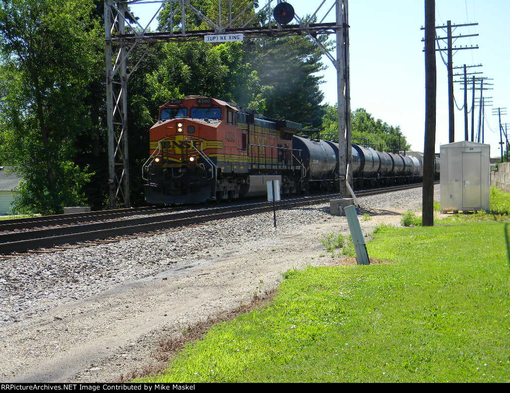 BNSF 4390
